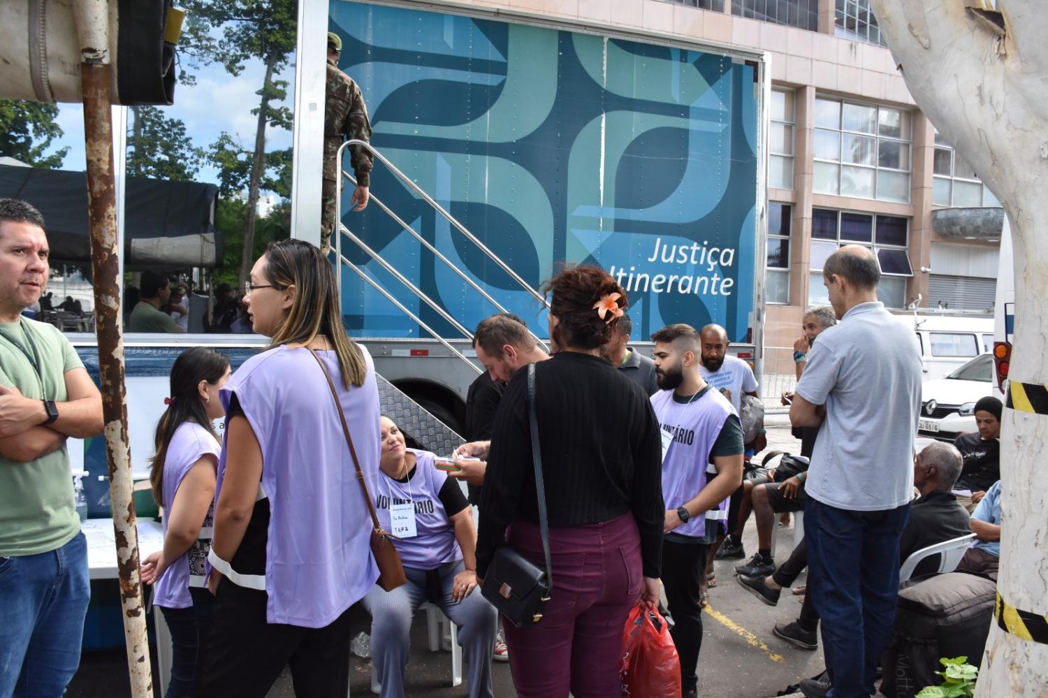 TRF2 leva unidade móvel, magistrados e servidores para participar do ...